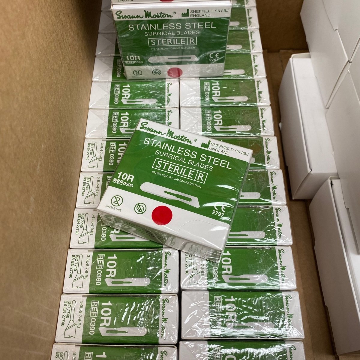 #10R Swann Morton Dermaplaning Blades, Stainless, Box of 100 – DermaplaningSupplies.com